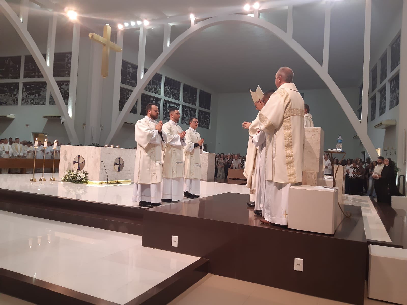 Novos diáconos da Diocese de Tubarão são ordenados - Rádio e TV Tubá